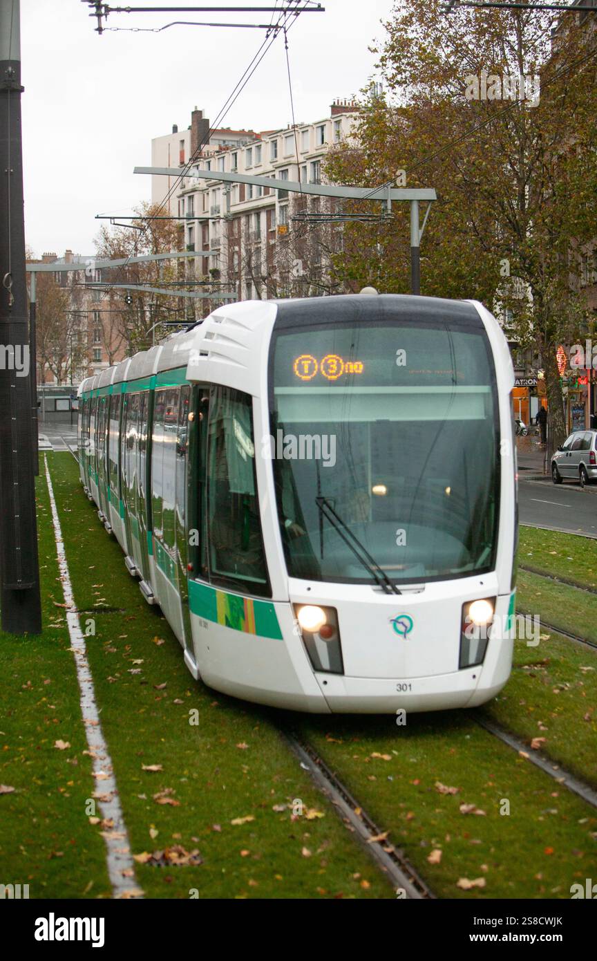 tram circulating in the city of Paris Stock Photo - Alamy
