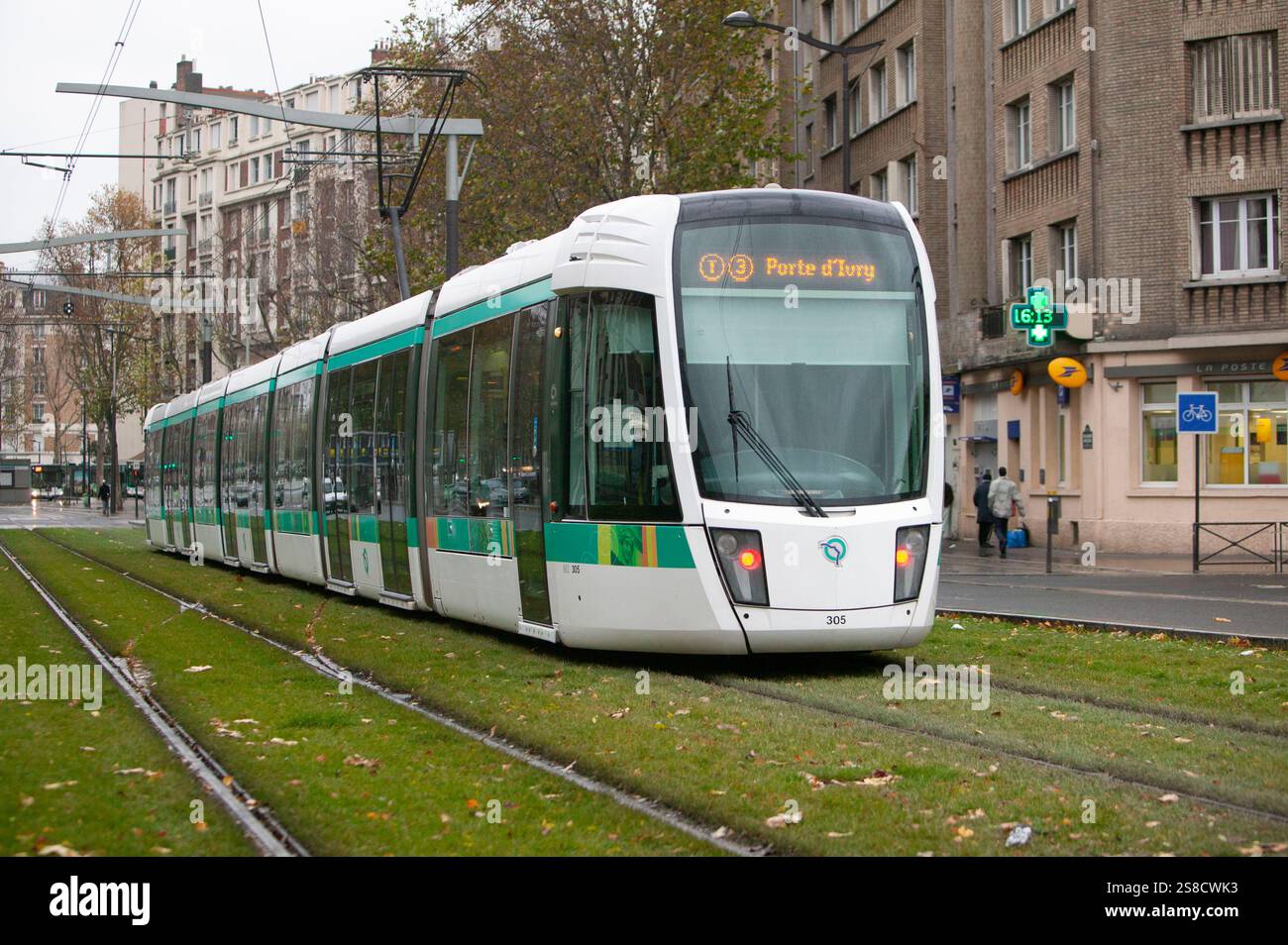 tram circulating in the city of Paris Stock Photo - Alamy