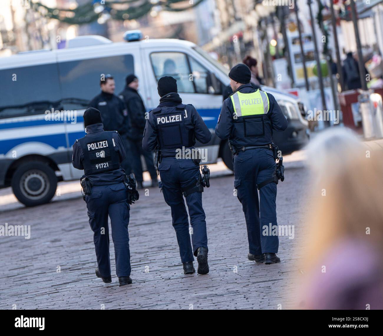 Polizei in der Innenstadt von Potsdam, SymbolbildPolizei in der ...
