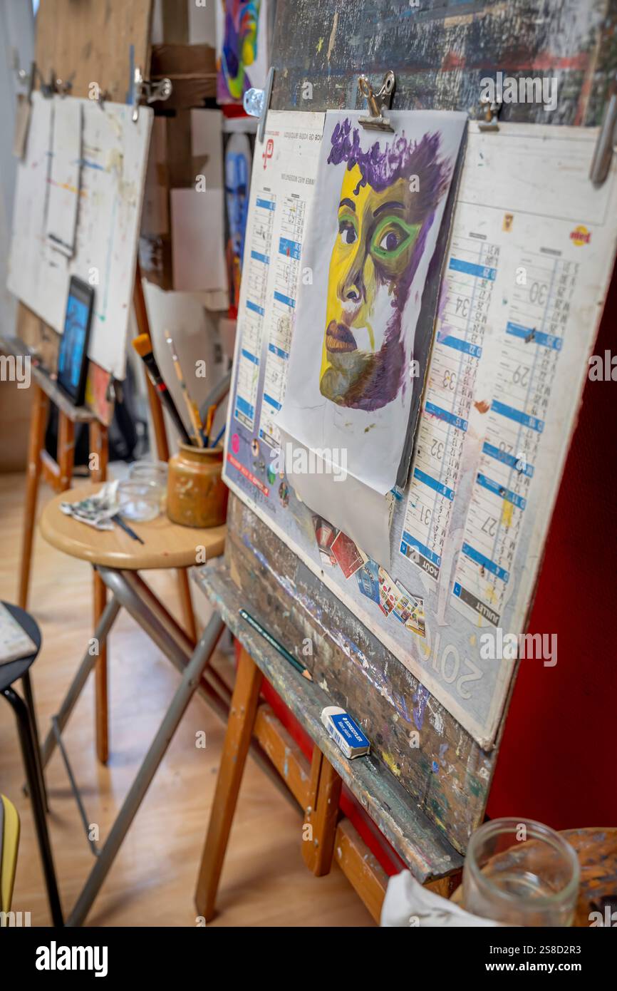 Paris, France - 01 18 2025: Detail of an easel with a student's drawing ...