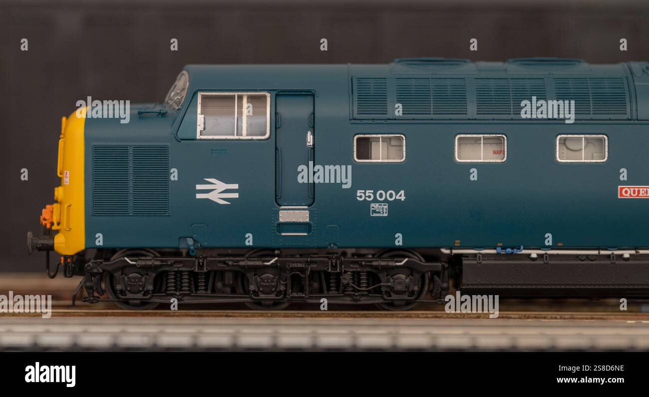Class 55 Deltic diesel locomotive 55 004, Queens Own Highlander, 00 ...