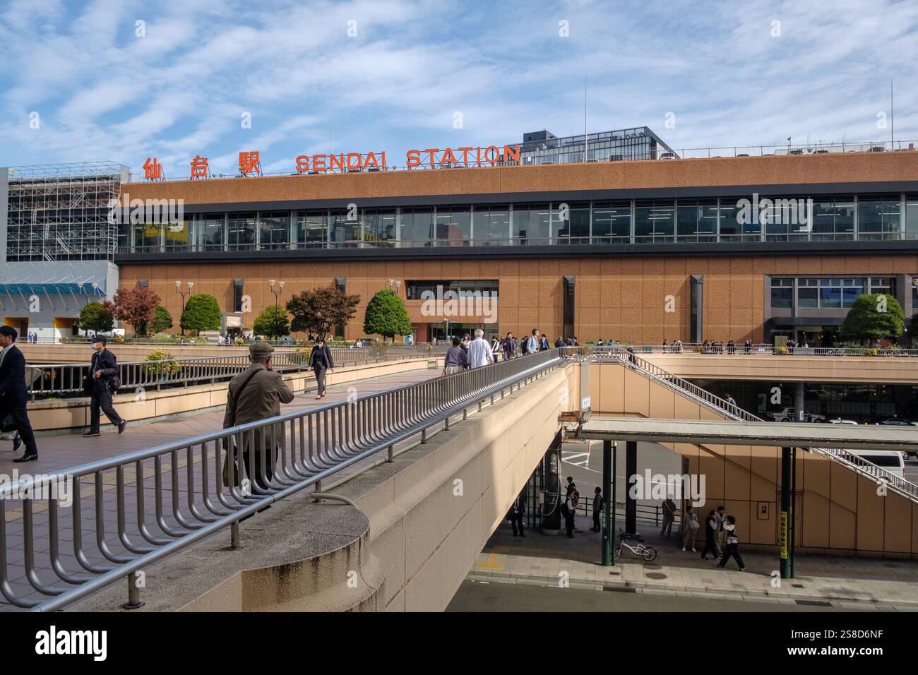 The West exit from Sendai Station and its raised pedestrian walkways ...