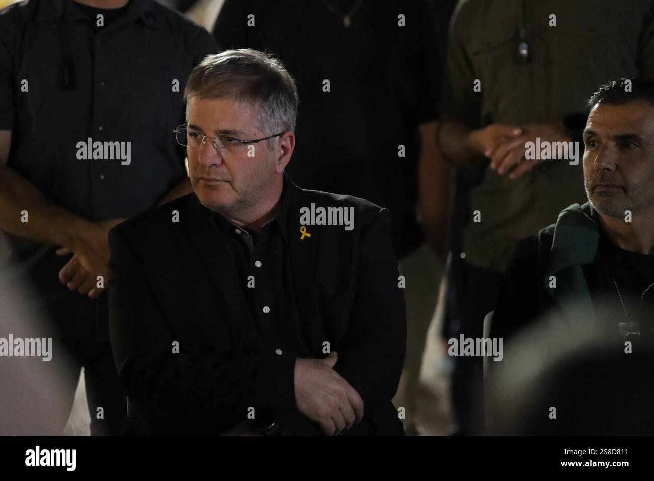 Yellow hostage pin hi-res stock photography and images - Alamy