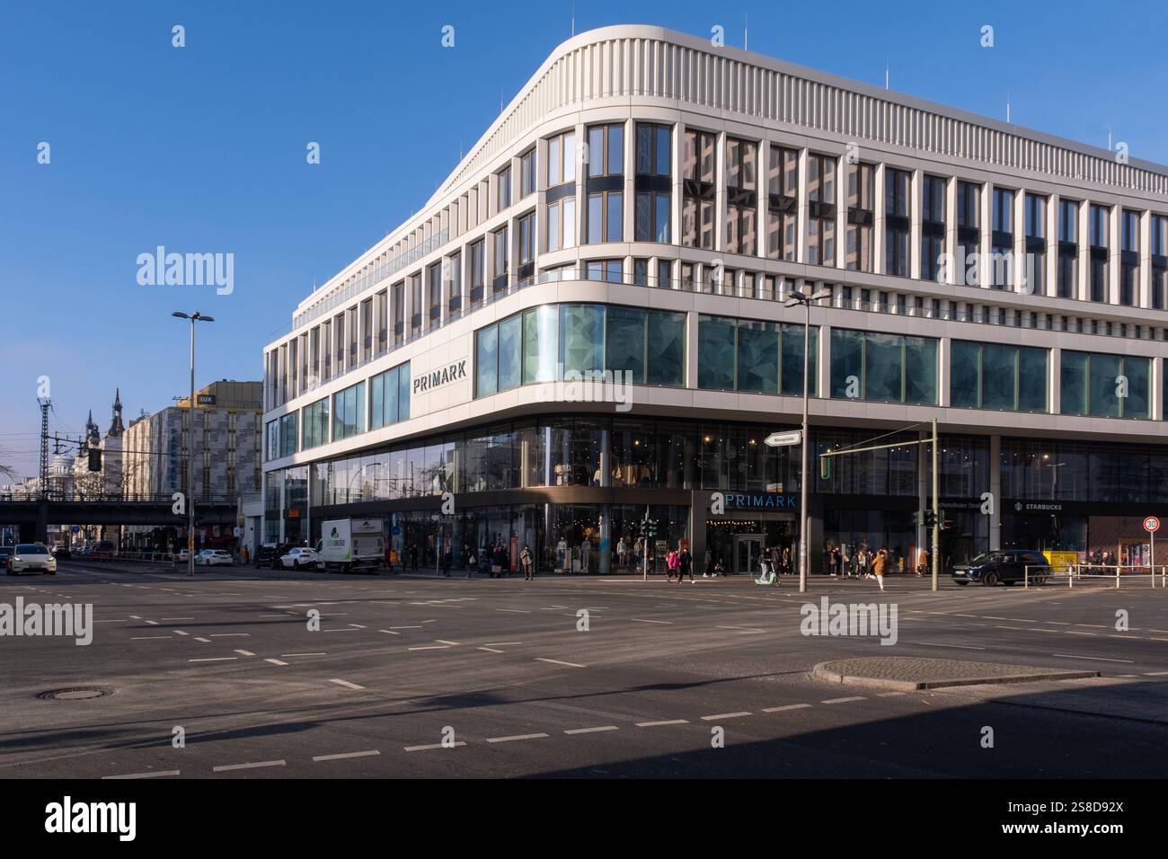 PRIMARK Schriftzug am ZOOM an der Joachimsthaler Straße Berlin ...