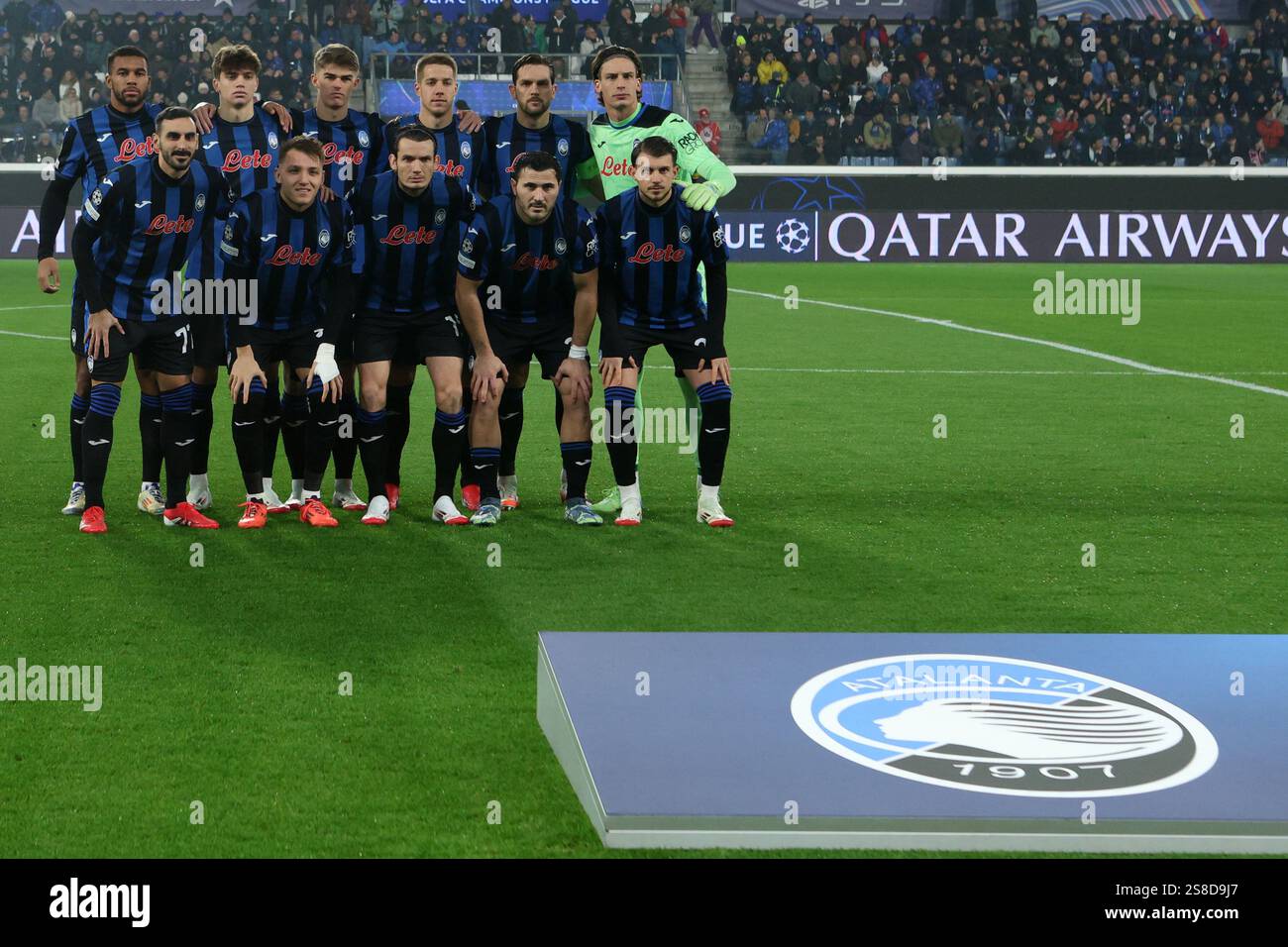 Bergamo, Italy. 21st Jan, 2025. Players of Atalanta Bc pose for a team ...