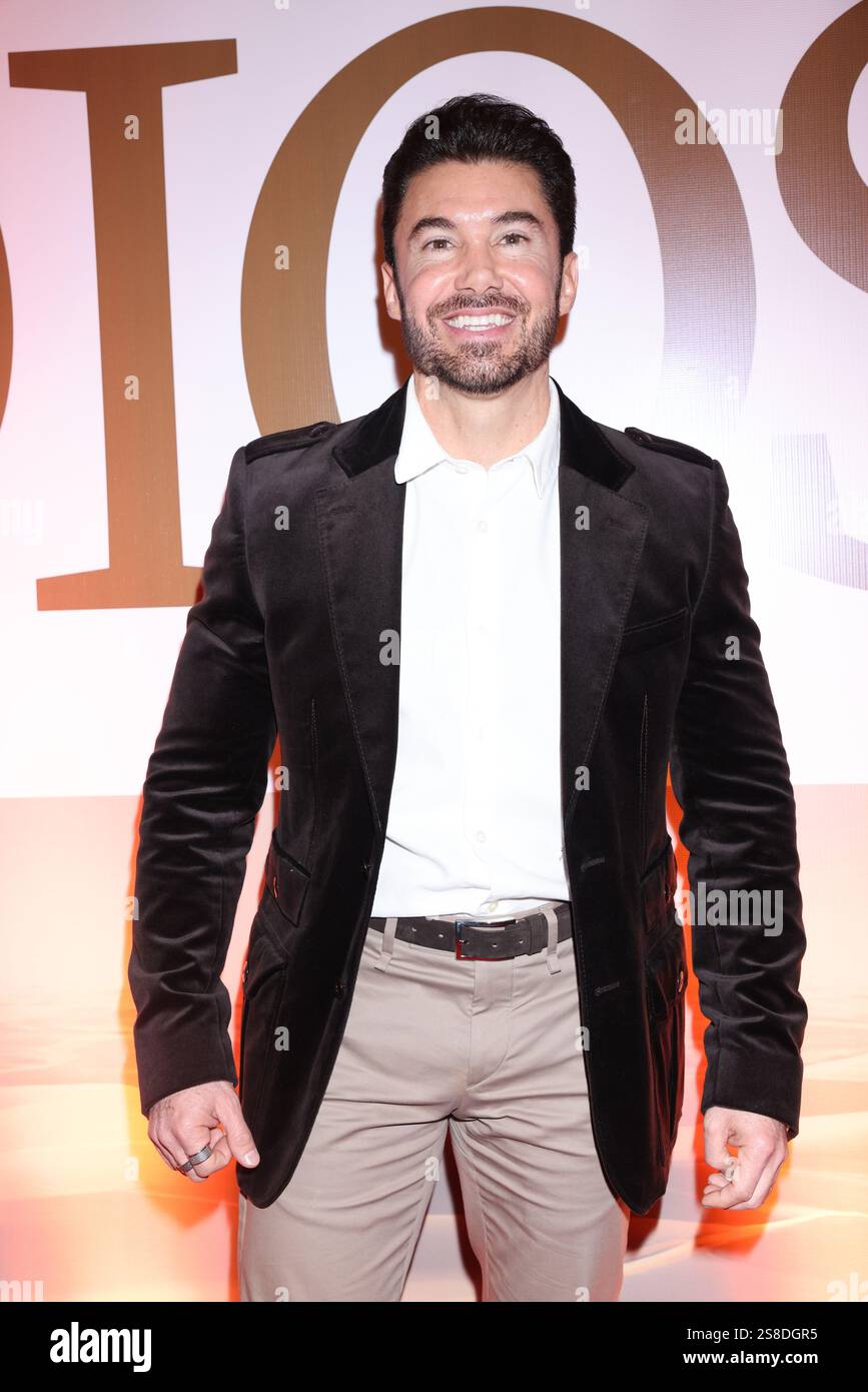 Mundo Siller attends the red carpet for the 'El Nino Dios' premiere at ...