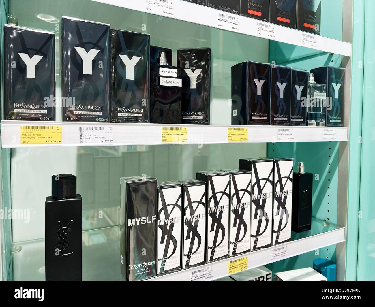 Perfume y packaging hi-res stock photography and images - Alamy