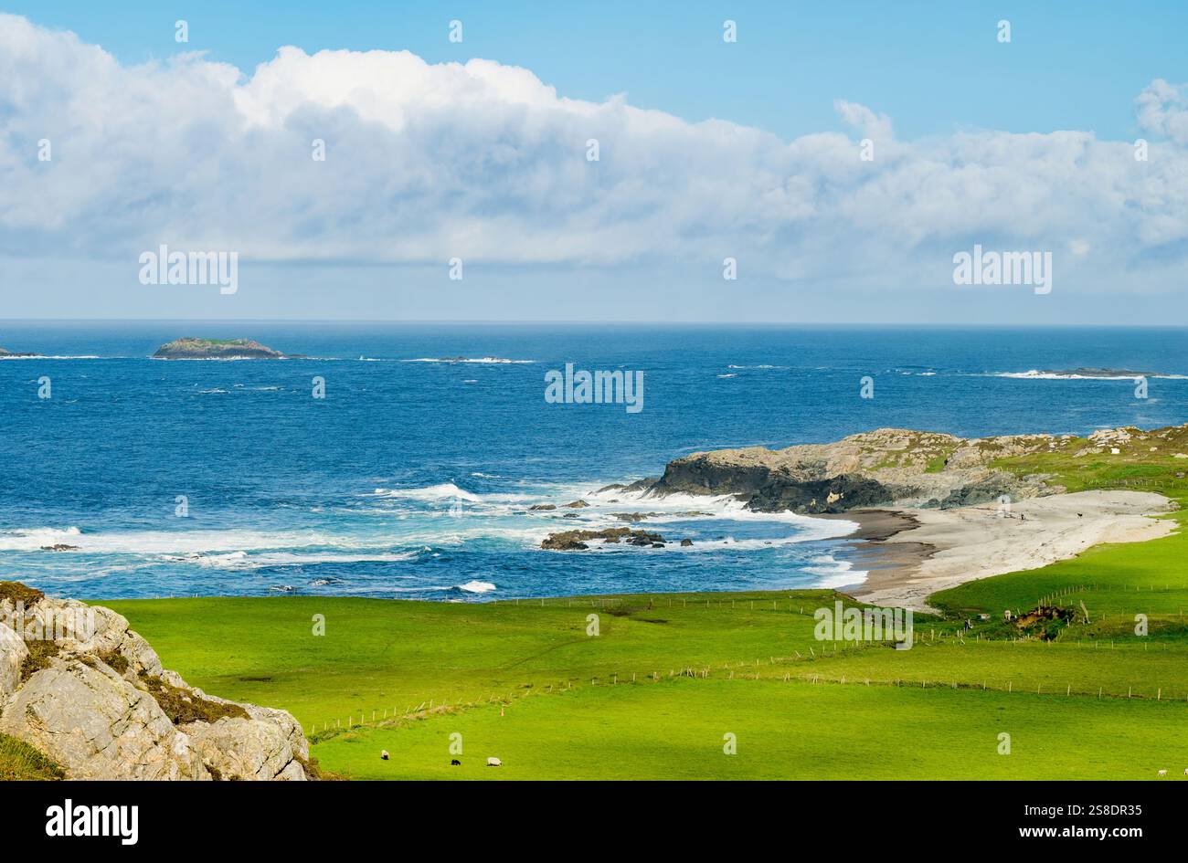 Portmor or Kitters Beach, Malin Head, Ireland's northernmost point ...