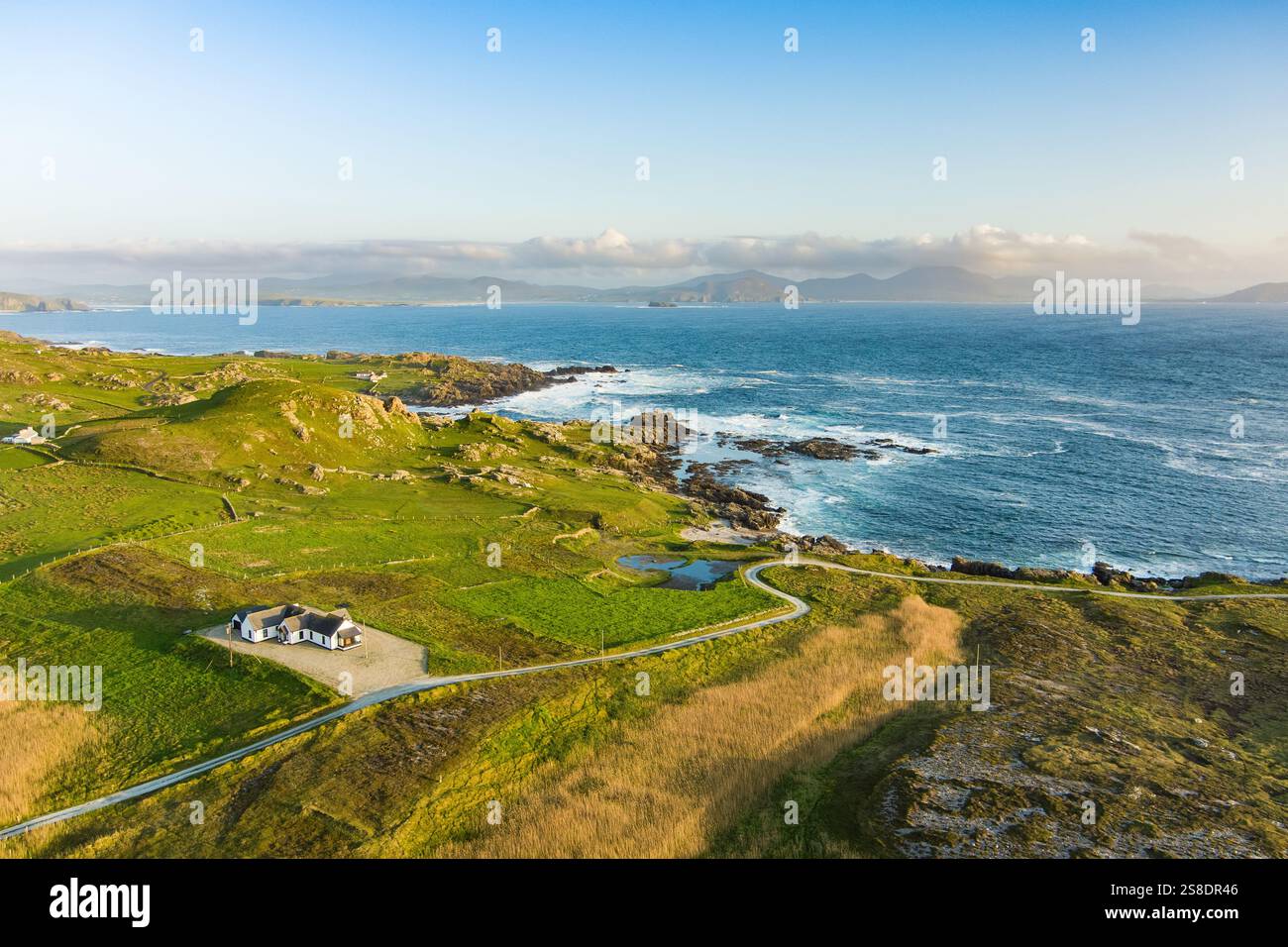 Ineuran Bay coast and cliffs, Malin Head, Ireland's northernmost point ...
