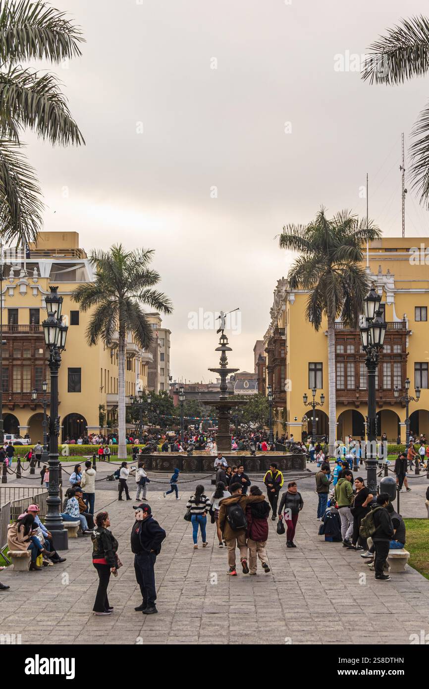 Fountain at Lima Main Square - Peru Stock Photo - Alamy