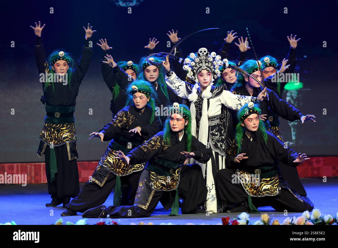 (250122) -- DHAKA, Jan. 22, 2025 (Xinhua) -- Artists perform during the "Happy Chinese New Year ...