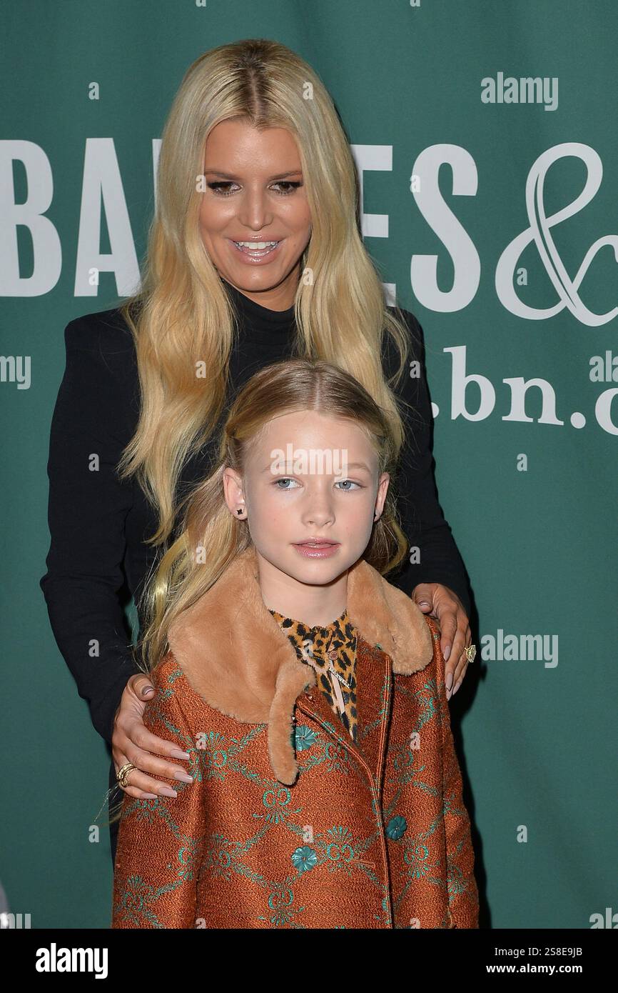 Jessica Simpson and Maxwell Drew Johnson at Barnes & Noble Union Square ...