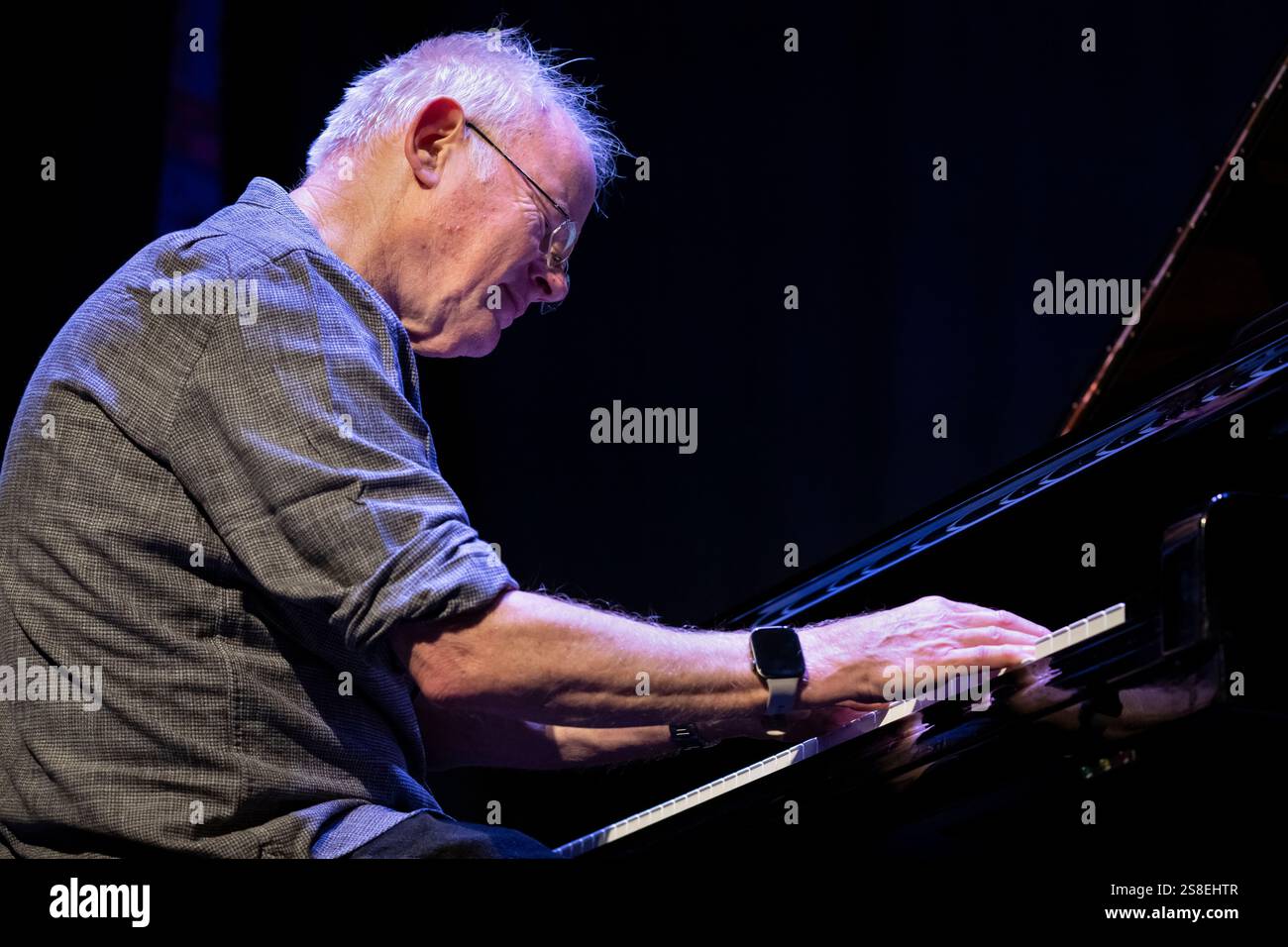 Steve Lodder Plays piano with Alison Rayner Quintet live, Scarborough ...