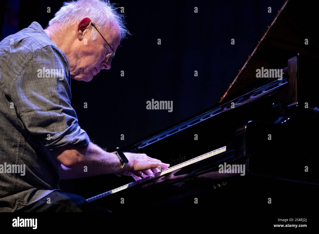 Steve Lodder Plays piano with Alison Rayner Quintet live, Scarborough ...