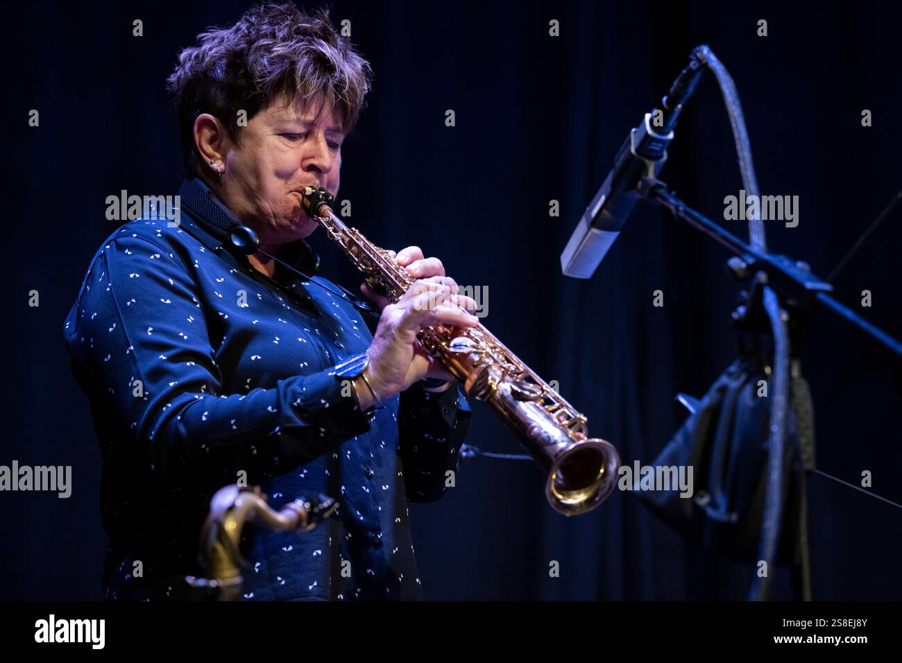 Diane McLoughlin plays soprano sax with Alison Rayner Quintet live ...