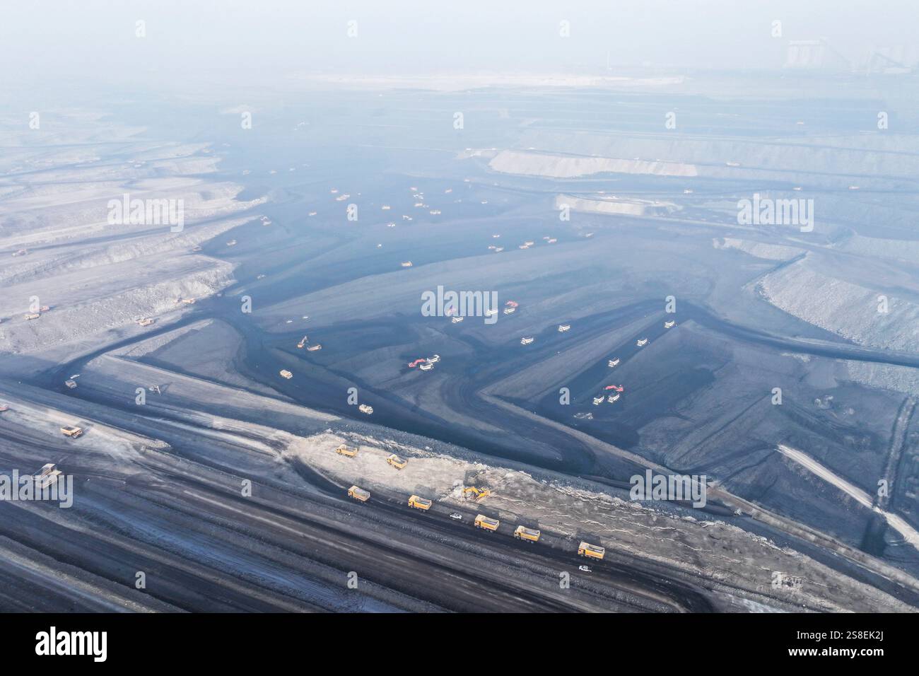 (250122) -- URUMQI, Jan. 22, 2025 (Xinhua) -- A drone photo shows an ...