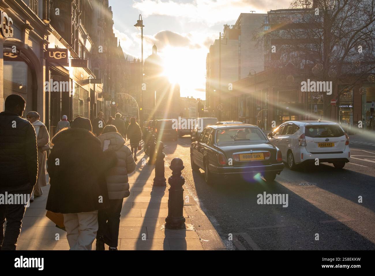 LONDON- JANUARY 7, 2025: View of Brompton Road in Knightsbridge, an ...