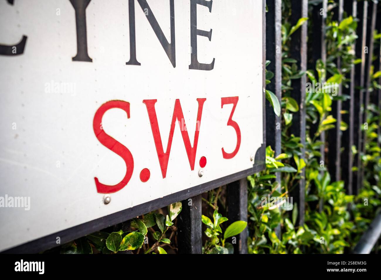LONDON- JANUARY 14, 2025: Cheyne Row in SW3, a very upmarket street of ...