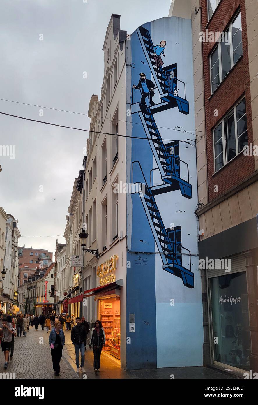 Tintin comic strip mural hi-res stock photography and images - Alamy