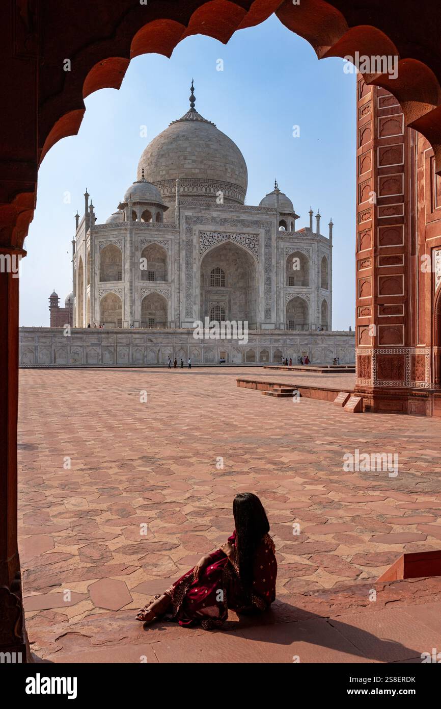 India. Uttar Pradesh state. Agra. Taj Mahal. White marble mausoleum ...