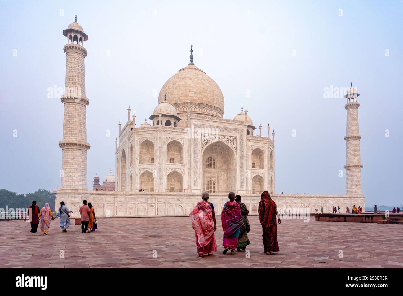 India. Uttar Pradesh state. Agra. Taj Mahal. White marble mausoleum ...