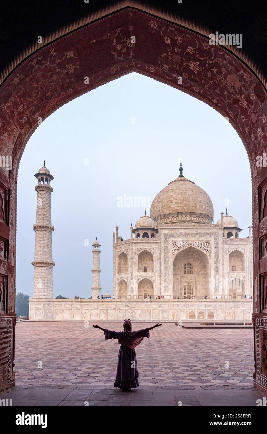 India. Uttar Pradesh state. Agra. Taj Mahal. White marble mausoleum ...