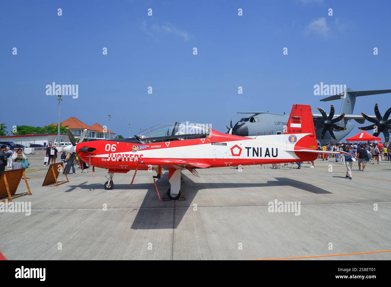 The Jupiter Aerobatic Team - Indonesian Air Force (TNI AU) KT-1 Wong ...