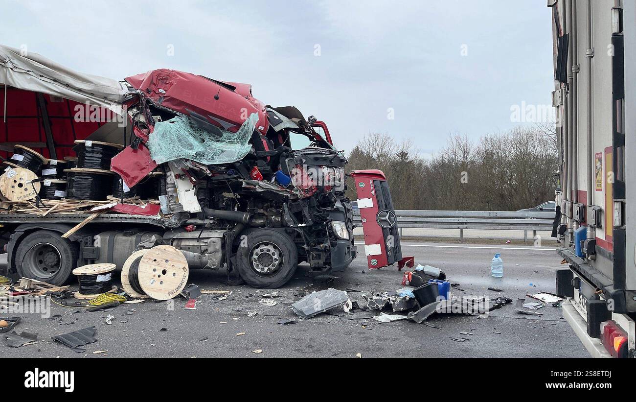 Limburg, Germany. 22nd Jan, 2025. A wrecked articulated lorry stands ...