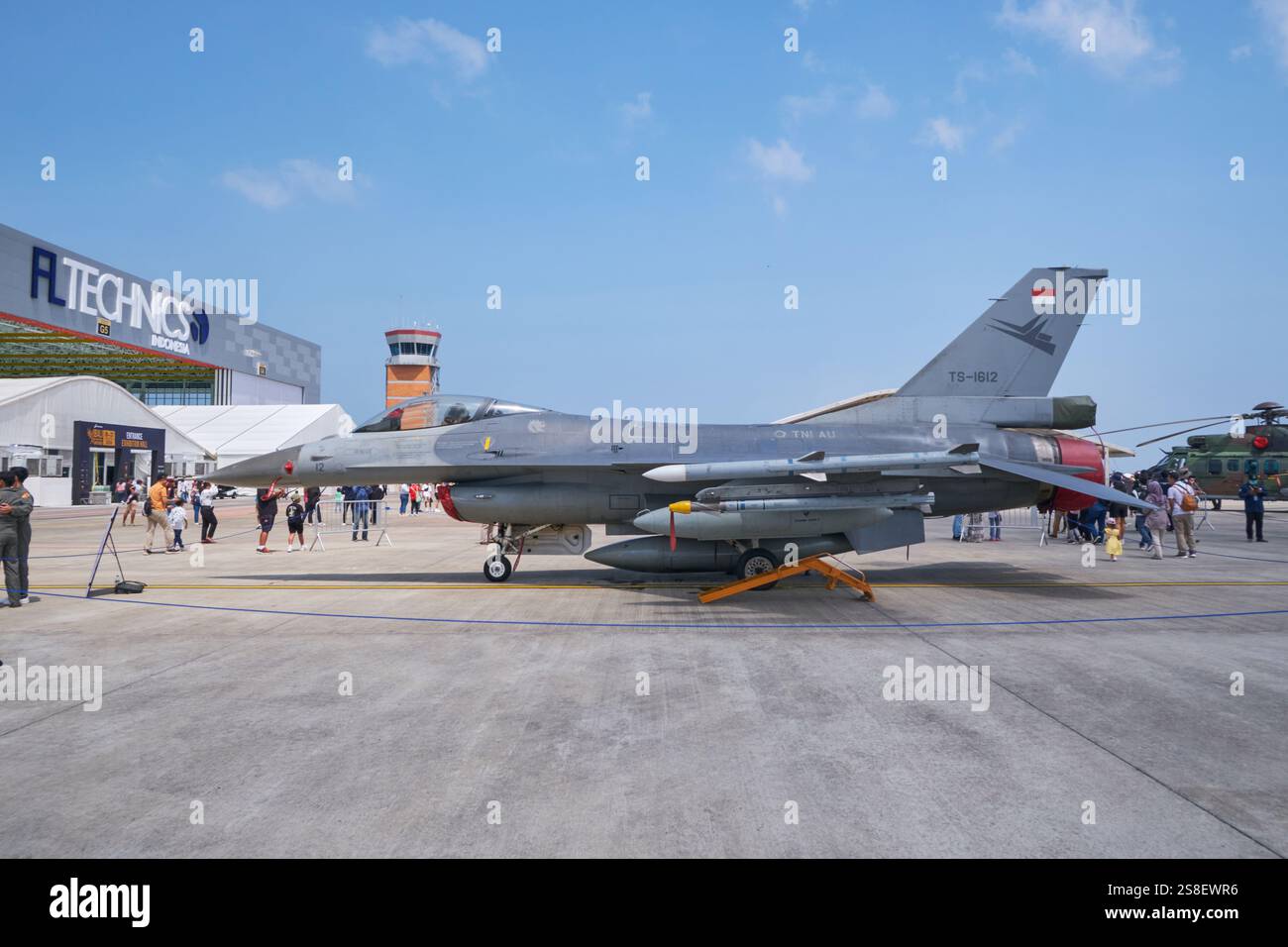 Indonesian Air Force F-16 Stock Photo - Alamy