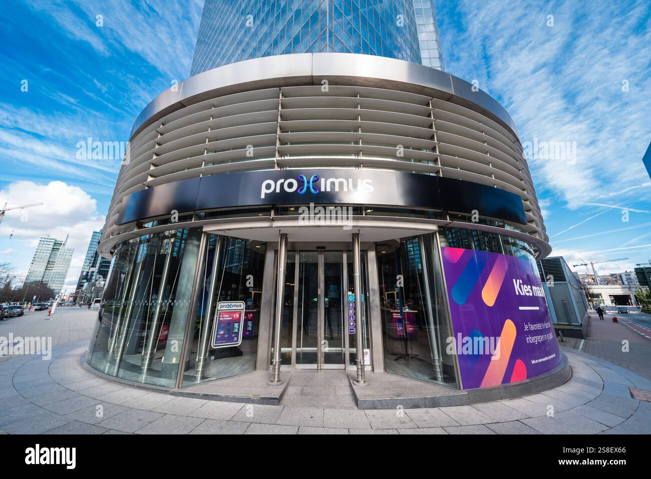 Brussels, Belgium - 03 10 2019: Round shaped entrance of a Retail shop ...