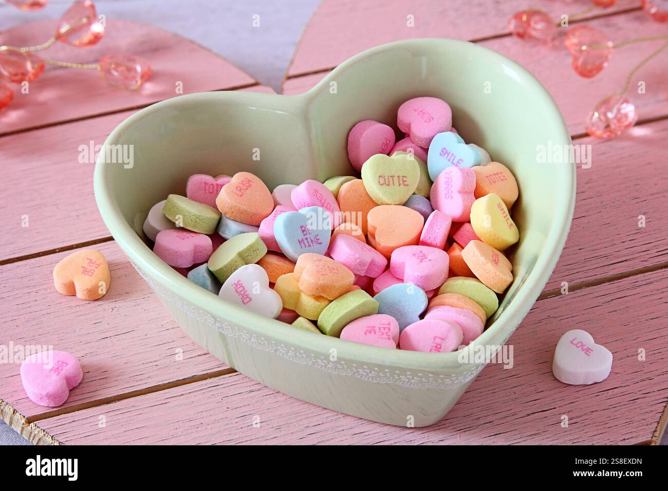 Love hearts sweets be mine hi-res stock photography and images - Alamy