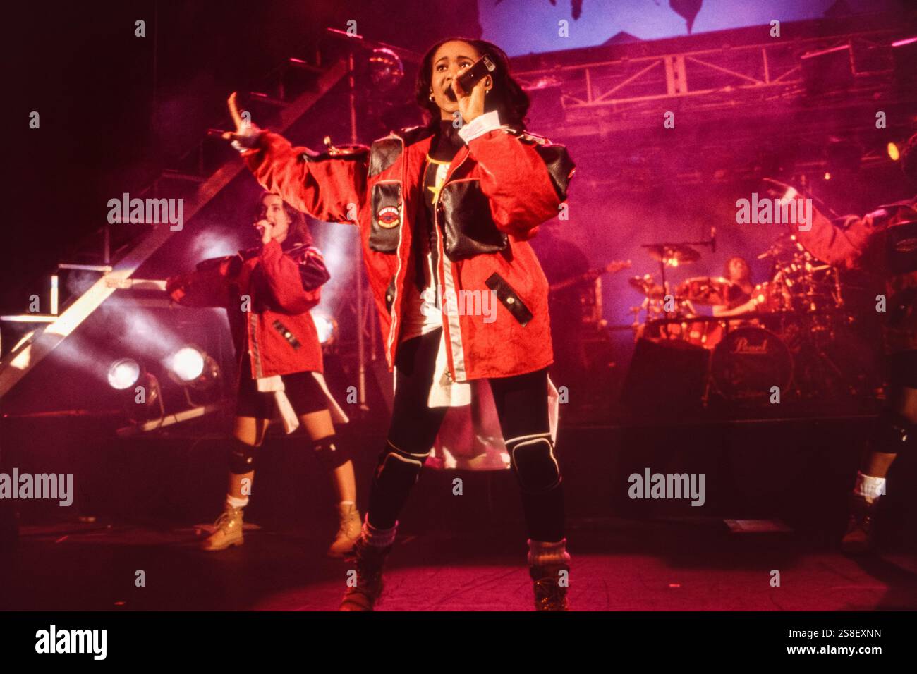 ETERNAL, YOUNG, CONCERT, 1994: Easther Bennett of pop soul group ...