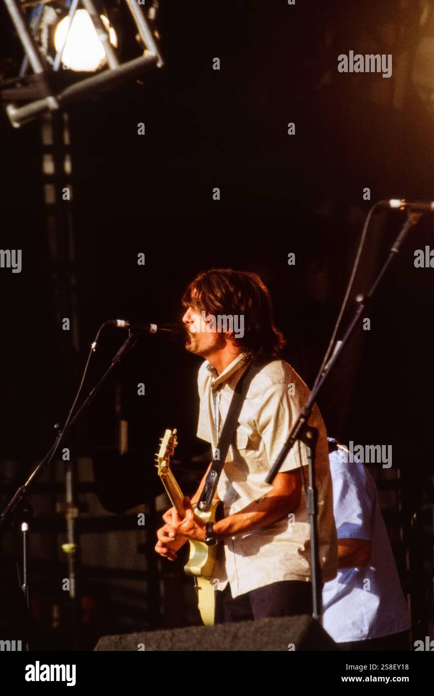 DAVE GROHL, FOO FIGHTERS, READING 1988: Dave Grohl of the Foo Fighters at Reading Festival in ...