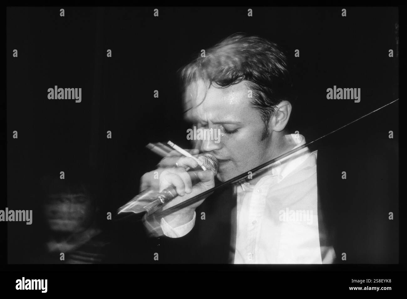 GENE, EARLY TOUR, 1994: A young Martin Rossiter of the band Gene ...