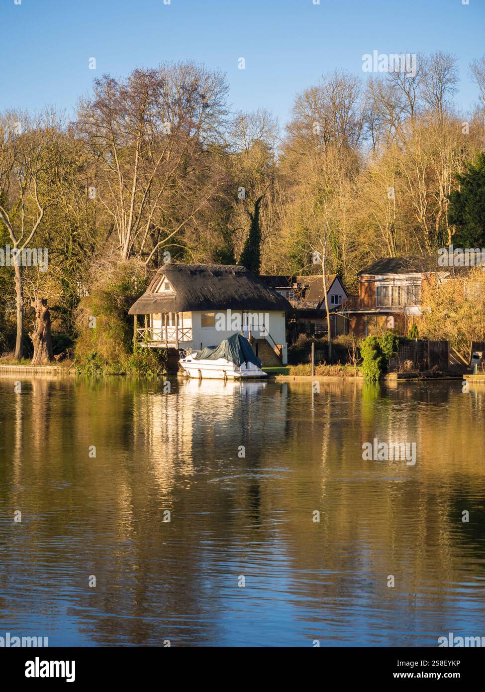 Boathouse and Reflections, River Thames, The Warren, Caversham, Reading ...
