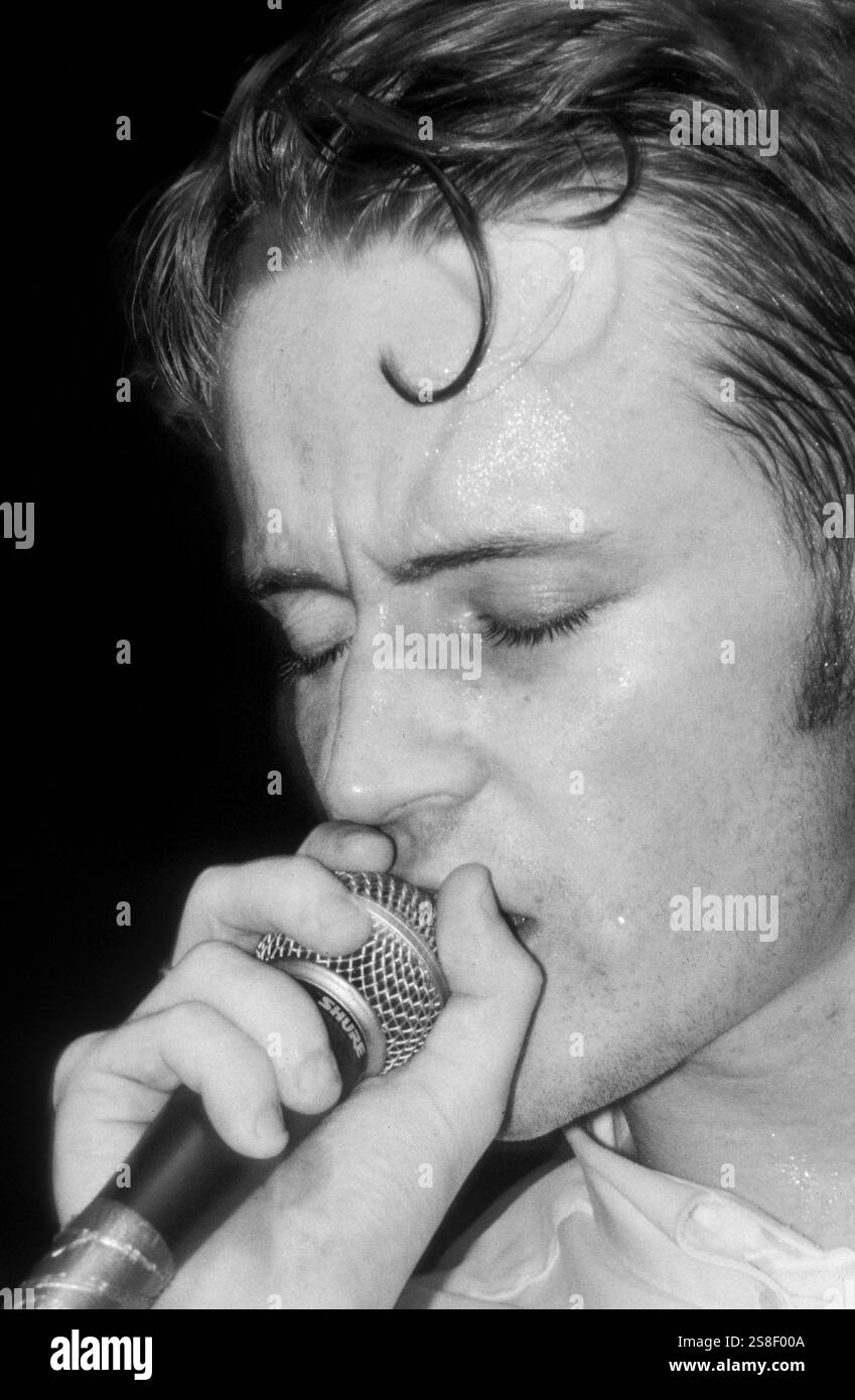 GENE, EARLY TOUR, 1994: A young Martin Rossiter of the band Gene ...