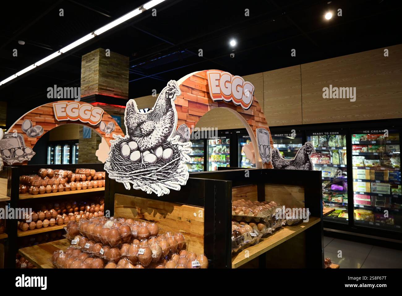 Supermarket display well stocked hi-res stock photography and images ...