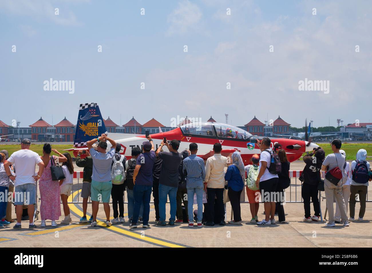 The Jupiter Aerobatic Team - Indonesian Air Force (TNI AU) KT-1 Wong ...