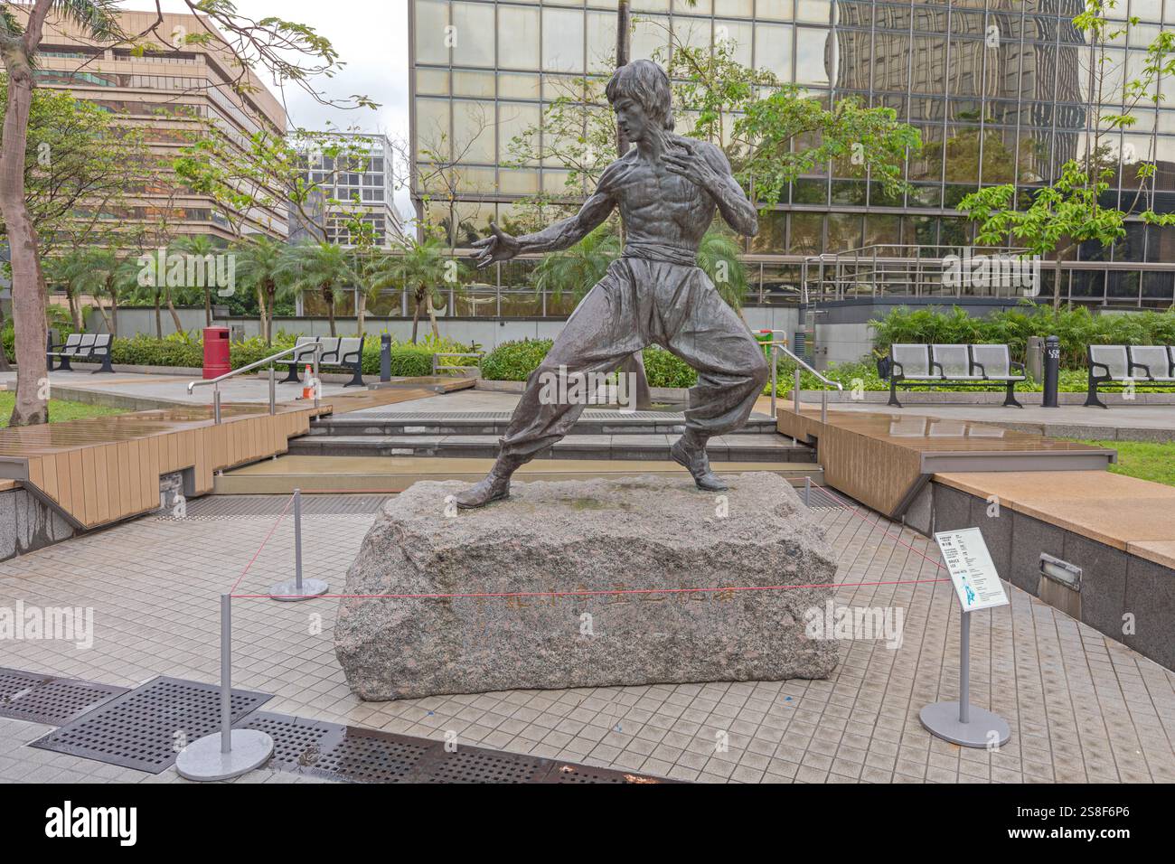 Hong Kong, China - April 27, 2017: Bronze Statue of Bruce Lee Famous ...
