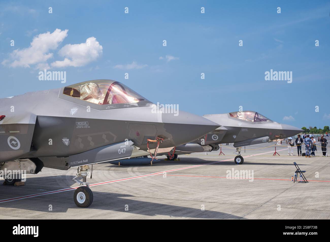 Air force australian crew hi-res stock photography and images - Alamy