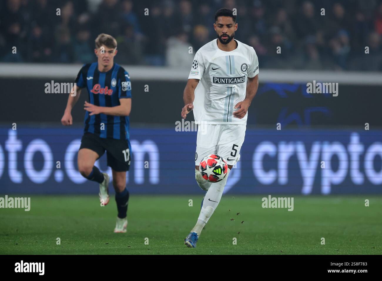 Bergamo, Italy. 21st Jan, 2025. Gregory Wuthrich of SK Sturm Graz and ...