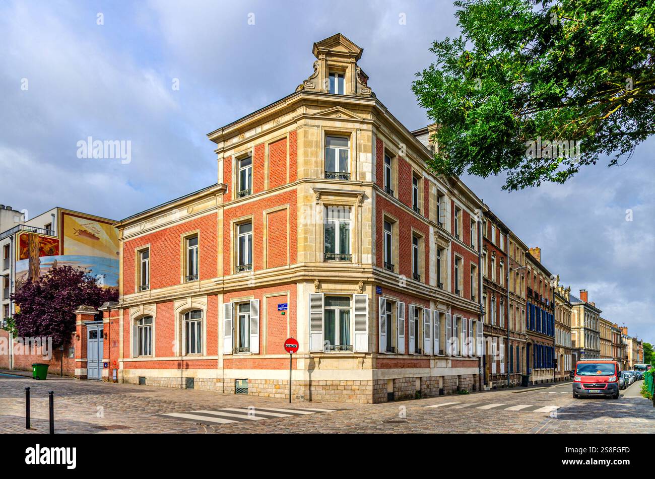 House of writer jules verne hi-res stock photography and images - Alamy