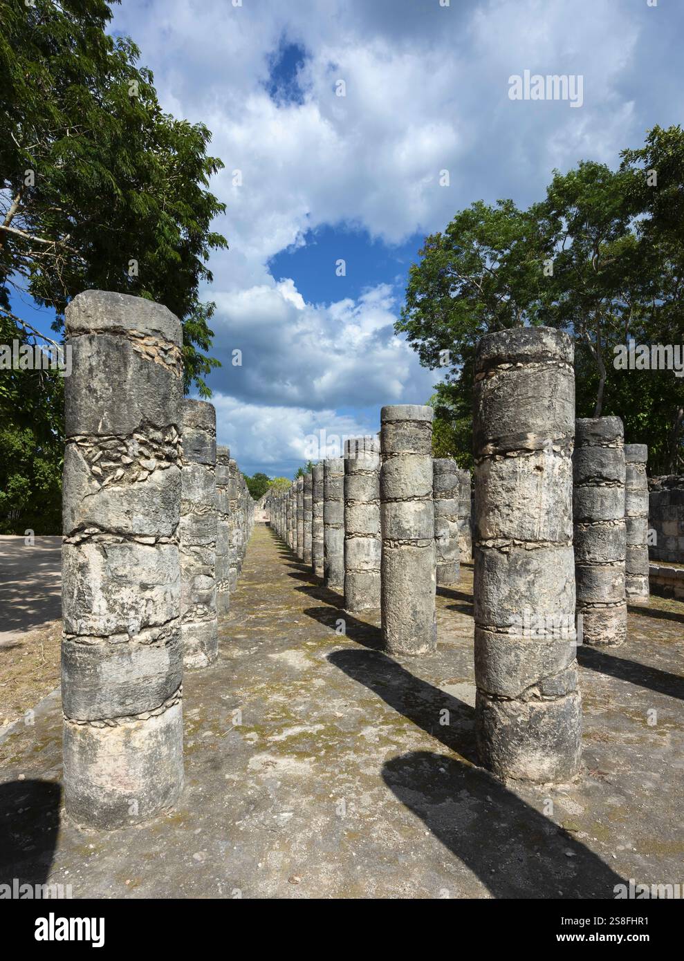 Thousand columns group in chichen hi-res stock photography and images ...