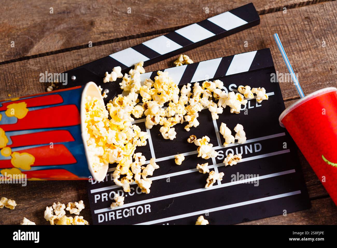 Popcorn bowl and drink Stock Photo - Alamy