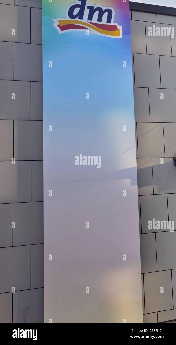 22.012025 xkhx Symbolbild, Marken dm deutsche Drogeriemarktkette *** 22 ...