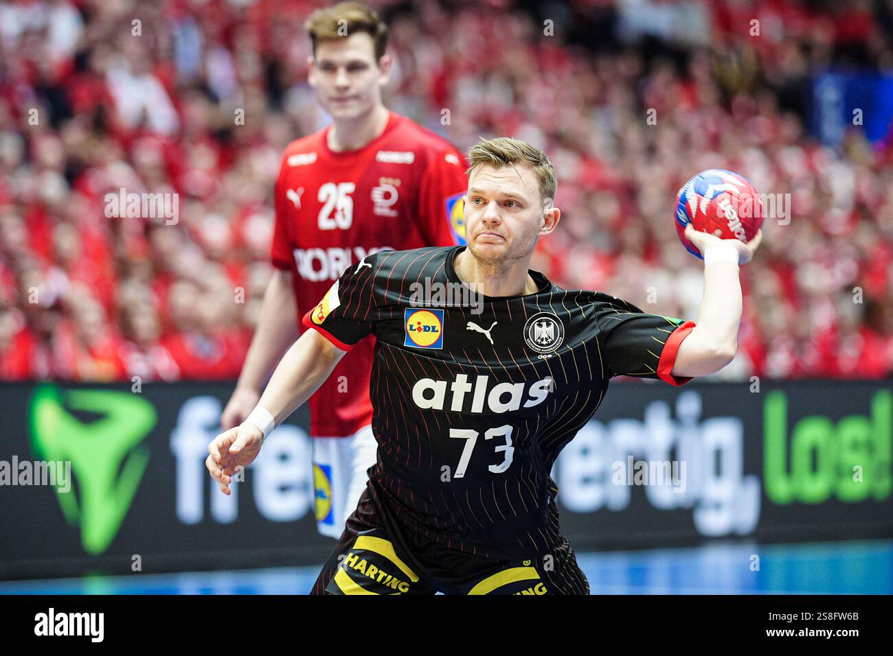 7 Meter Wurf/Tor Timo Kastening (Deutschland, #73) DEN, Daenemark vs ...