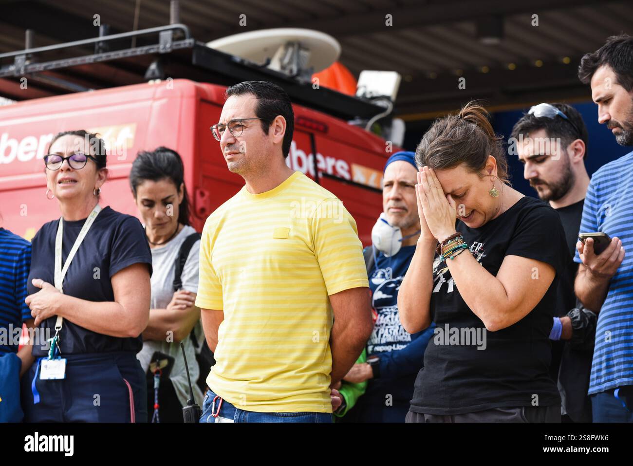 Natural disaster people crying hi-res stock photography and images - Alamy