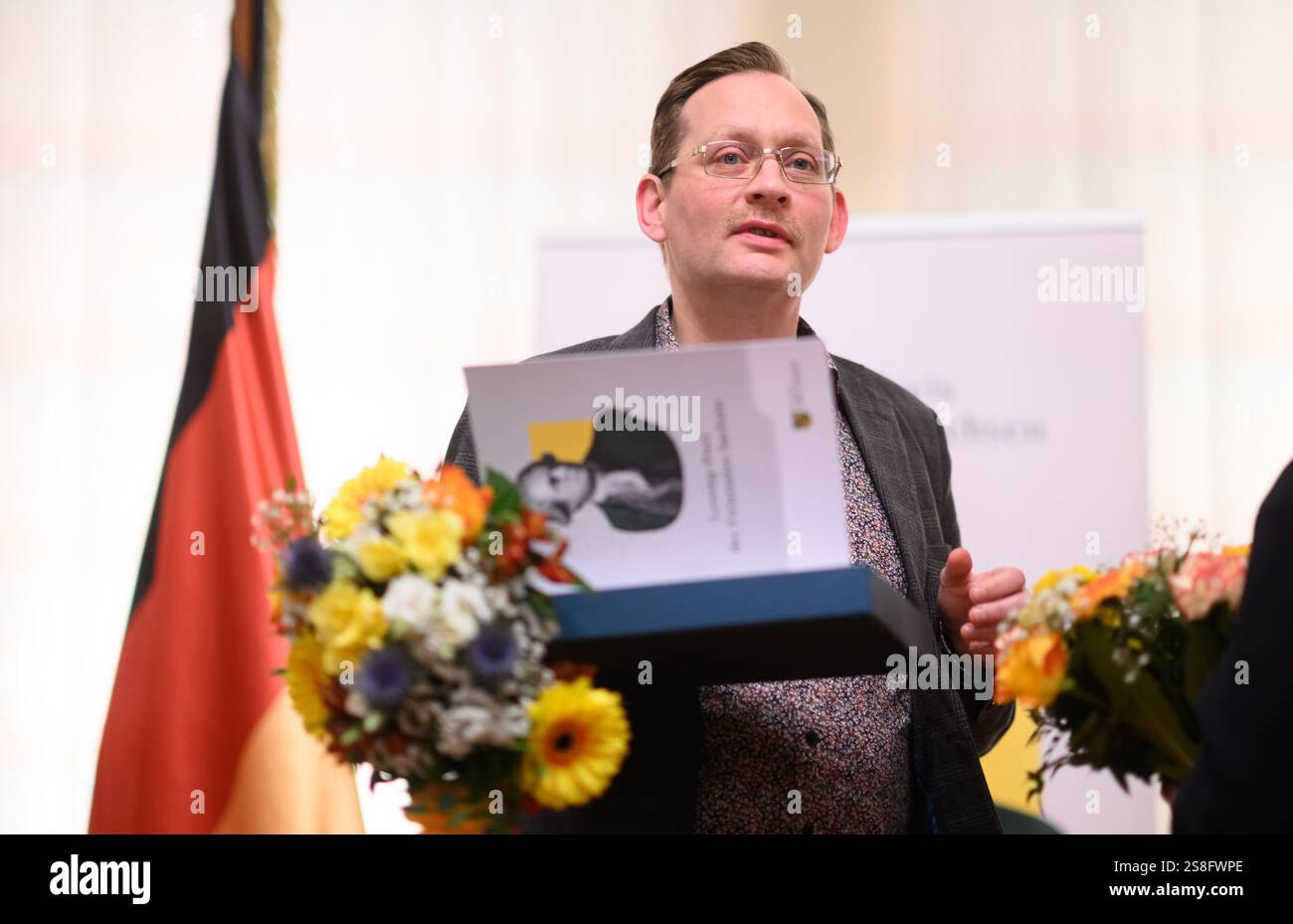 Kamenz, Germany. 22nd Jan, 2025. Writer Clemens Meyer stands with the ...