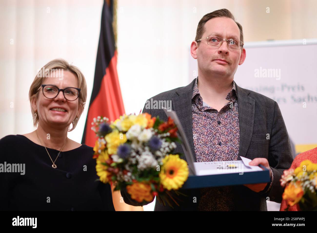 Kamenz, Germany. 22nd Jan, 2025. Author Clemens Meyer (r) stands next ...
