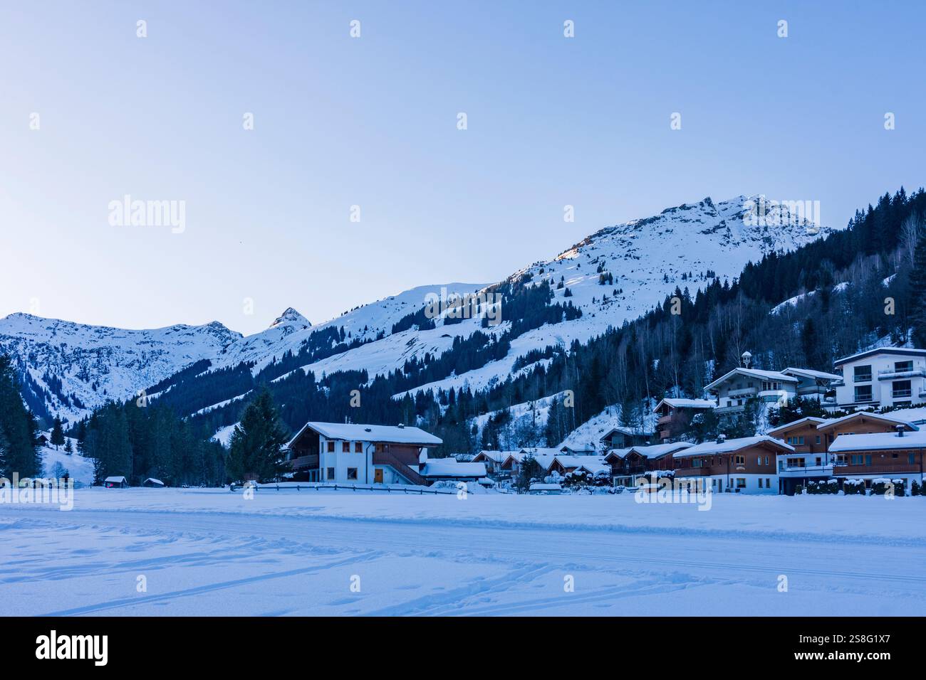 Saalbach-Hinterglemm: Saalach Valley, hamlet Lengau in Pinzgau ...